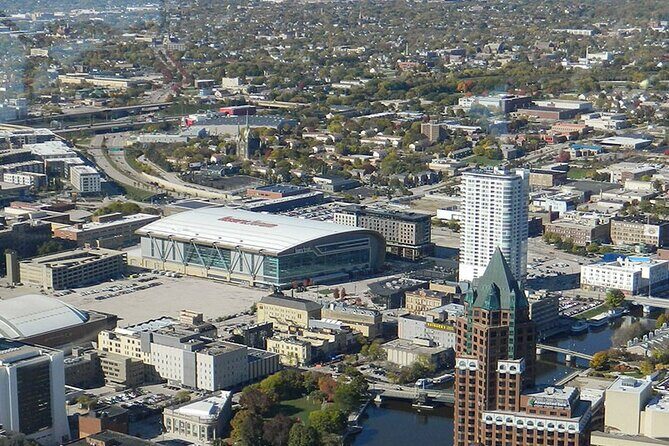Private Downtown Milwaukee Helicopter Ride - Key Points