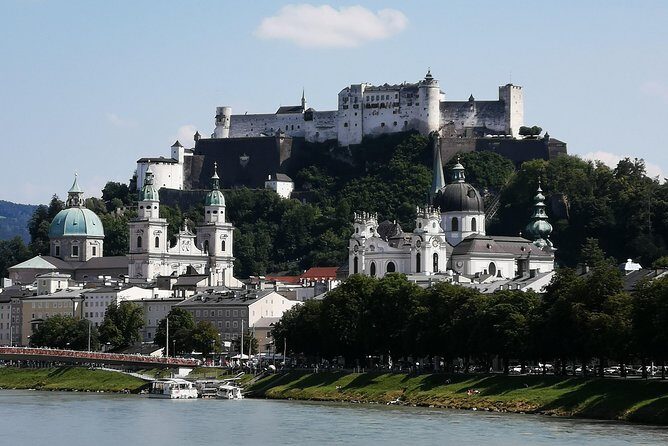Private Eagles Nest & Salzburg Mini Van Tour incl. S.O.M sights - The Practical Side: Transportation and Guides