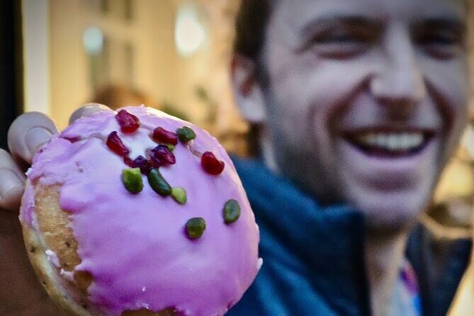 Private East End Food Tour: 7 Tastings with Bagels & Fish & Chips - Guides and Atmosphere