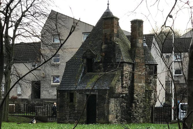 Private Edinburgh Full Day Guided Tour in a Black Cab LEVC TX - FAQ