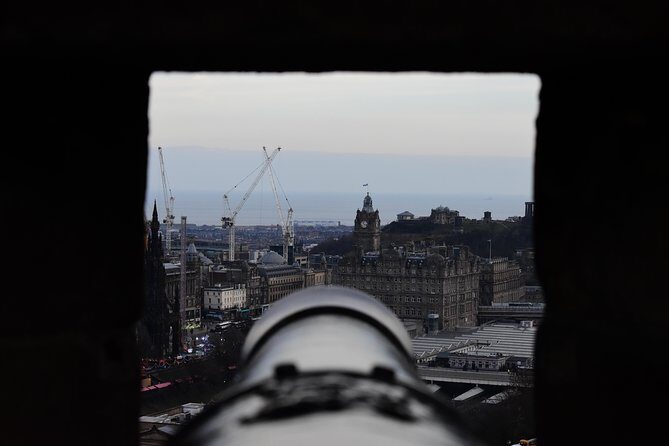 Private Edinburgh Tour for Families with a Local, 100% Personalized - Key Points  
