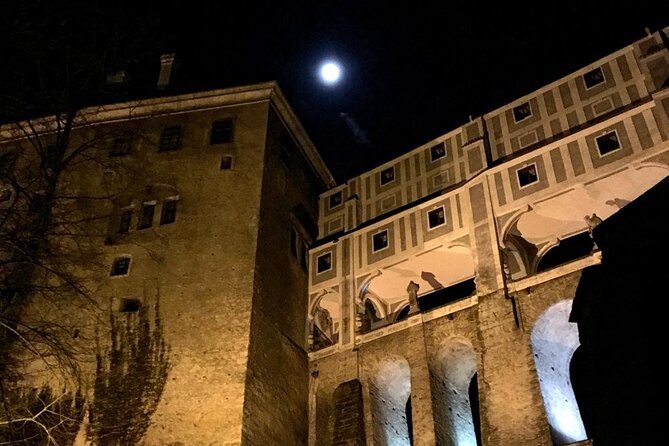 Private evening tour Cesky Krumlov Old Town and Castle area - Practical Details