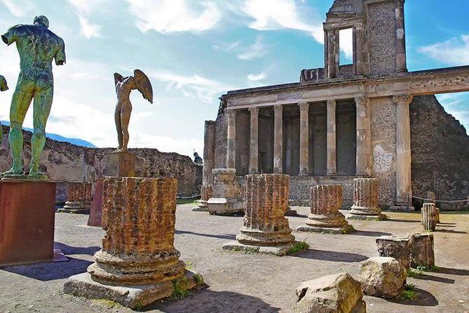 Private Excursion to Pompeii and Amalfi Coast from Naples Cruise Port or Hotel - Frequently Asked Questions