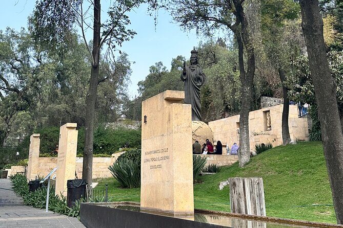 Private experience to the Basilica of Guadeloupe with transportation - FAQs  