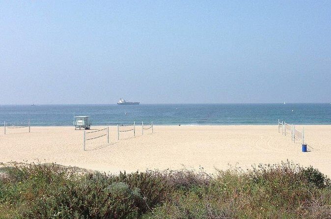 Private Full Day L.A Suburbs and Attractions from Los Angeles -Pick Up included - The Sum Up