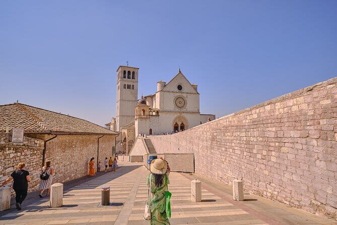 Private Full-Day Tour of Assisi and Cortona from Florence - Stunning Landscapes and Authentic Towns