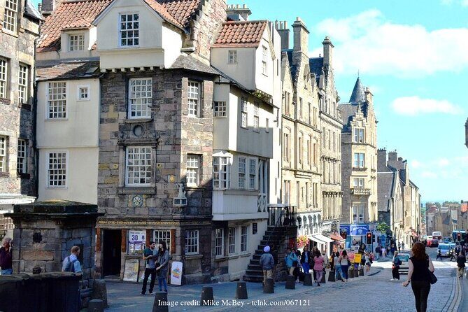 Private Full-Day Walking Tour in Edinburgh with Edinburgh Castle - A Deep Dive into the Itinerary