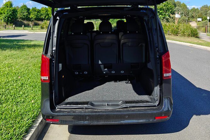 Private Gold Coast Charter & Transfer Service - Meeting Points & Drop-off Flexibility