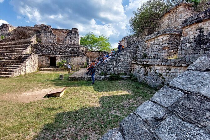 Private guide service in the archaeological zone of Ek Balam - The Sum Up