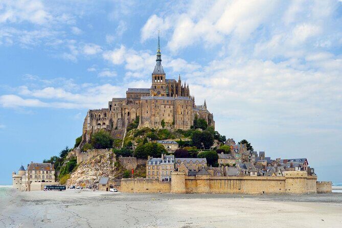 Private Guided Day Tour of Mont St-Michel from Paris - Exploring the Private Guided Day Tour of Mont Saint-Michel from Paris