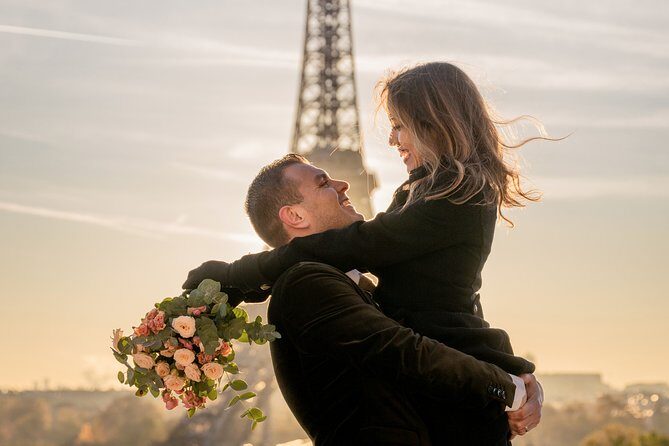 Private Guided Professional Photoshoot by the Eiffel Tower - An In-Depth Look at the Eiffel Tower Photoshoot Experience