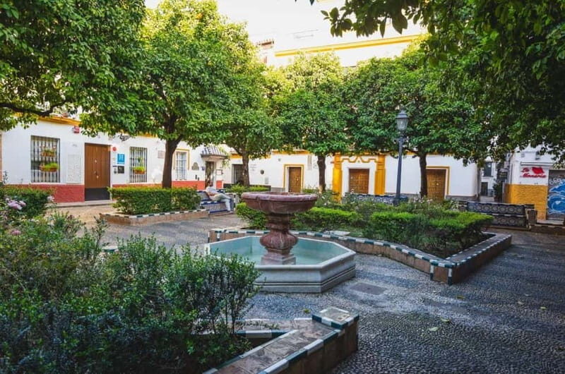 Private Guided Tour of Complete Seville and Jewish Quarter - The Giralda and Nearby Monuments