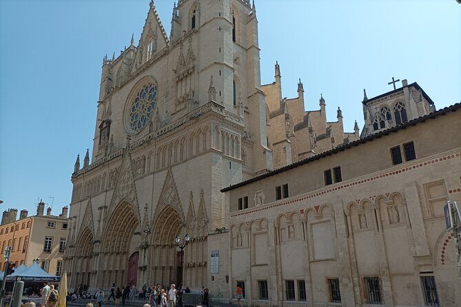 Private guided tour of Lyon - 3 to 4 hours - Practicalities & Booking Tips