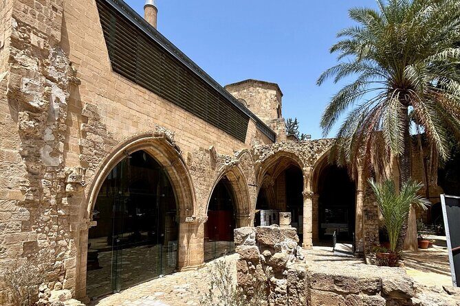 Private guided Tour of Nikosia Oldtown with Border Crossing - Key Points