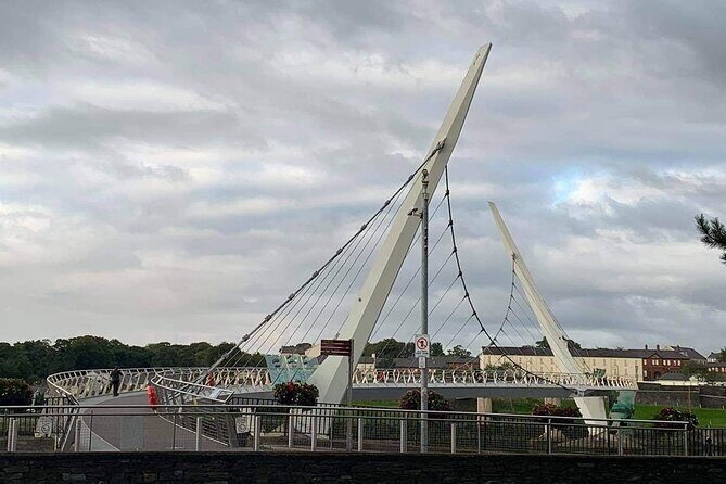 Private Guided Walking Tour in Derry City - Authentic insights from reviews