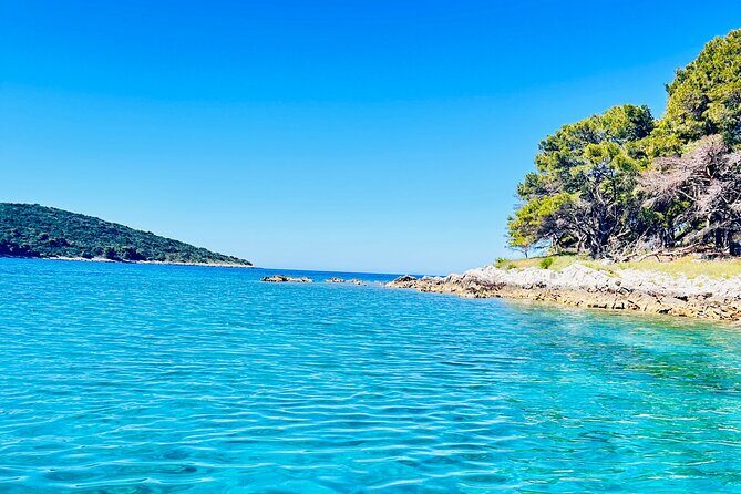 Private Half-Day Boat Tour from Split: Blue Lagoon & 2 Islands - Deep Dive into the Stops
