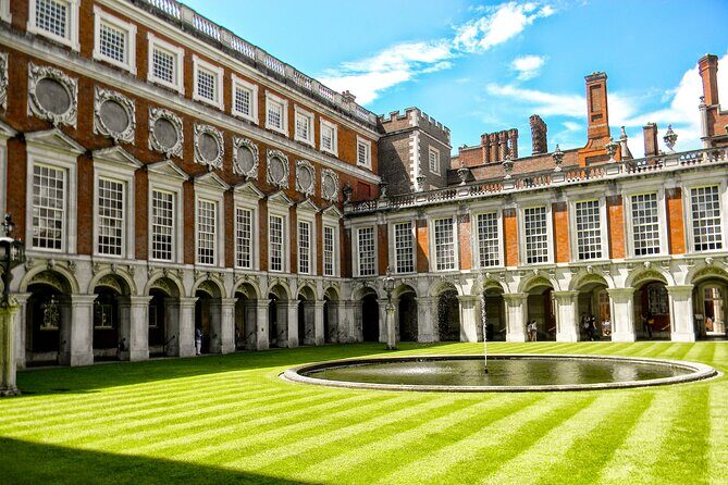 Private Half-Day Tour of Hampton Court - The Transportation and Logistics