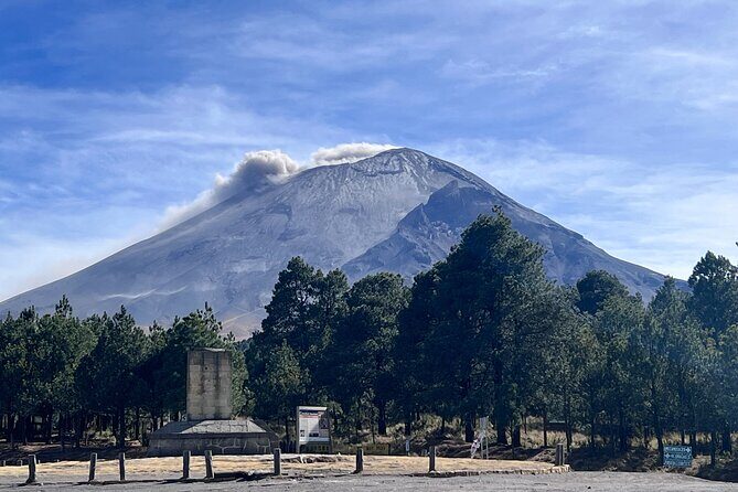 Private Hike next to volcano at 14800 ft. from Mexico city - What Makes This Hike Special?