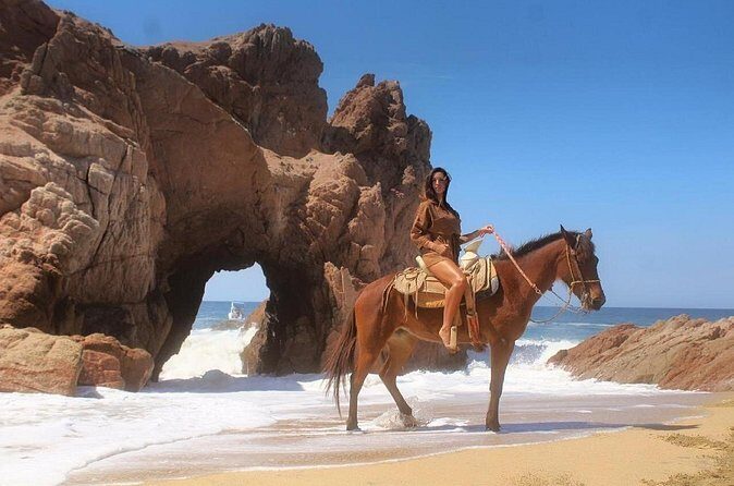 Private Horse Back Ridding Tour and Discover The Arch of the Pacific - FAQ