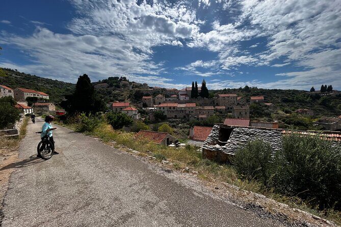 Private Hvar Island Bike Tour and Wine Tasting - Key Points