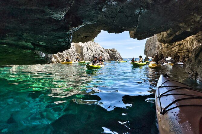 Private kayak tour: Explore the caves and turquoise bays in Pula - FAQ