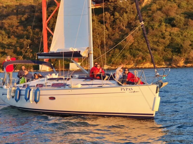 Private Lisbon Sightseeing Sailing Boat Tour with Locals - Key Points