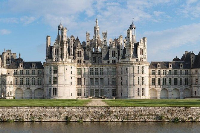 Private Loire Valley Day Trip: Chambord, Chenonceau & Clos Lucé - Key Points
