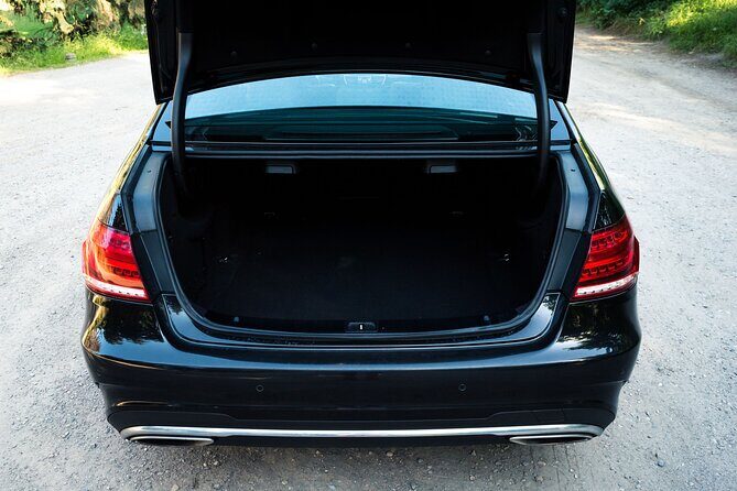 Private Luxury Calgary - Banff / Lake Louise Area 1 Way Transfer - Introduction: Why Opt for a Private Luxury Transfer?