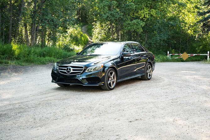 Private Luxury Calgary - Banff / Lake Louise Area 1 Way Transfer - Meeting Points and Flexibility