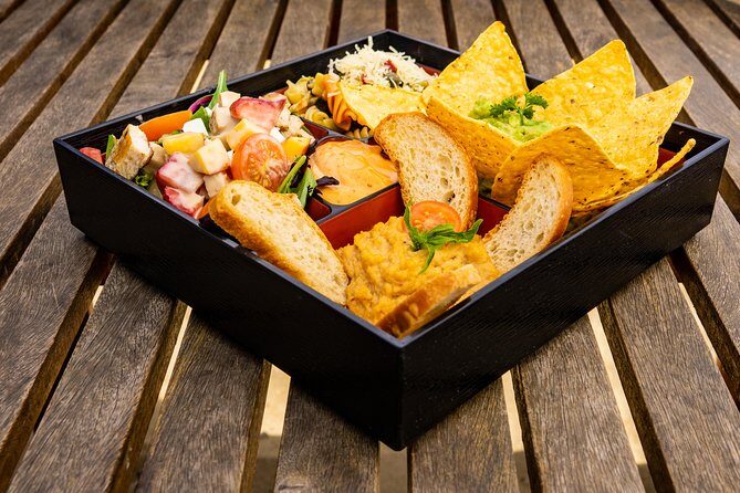 Private Luxury Sailing Cruise in Los Cabos with Lunch and Open Bar - Who Should Consider This Tour?