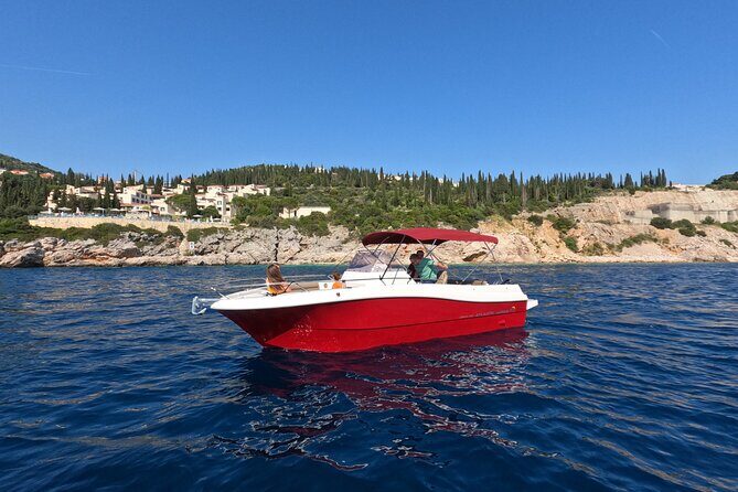 Private luxury speedboat tour-Islands, caves, beaches, snorkeling - Key Points