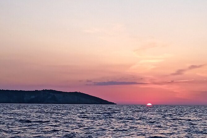 Private Luxury Sunset Cruise Blue Caves Champagne Included 5pax - Detailed Review of the Sunset Cruise Experience