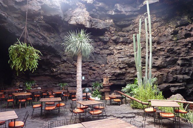 Private luxury Tour of Jameos del Agua and Cueva de los Verdes in Lanzarote - A Closer Look at the Tour Experience
