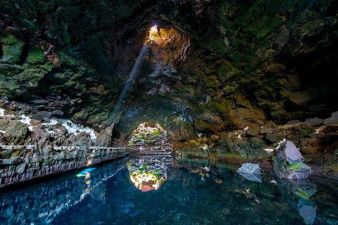 Private luxury Tour of Jameos del Agua and Cueva de los Verdes in Lanzarote - Why Choose This Tour?