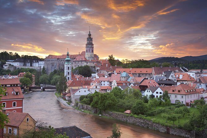 Private Luxury Transfer to Cesky Krumlov from Prague - Who Should Book This Transfer?