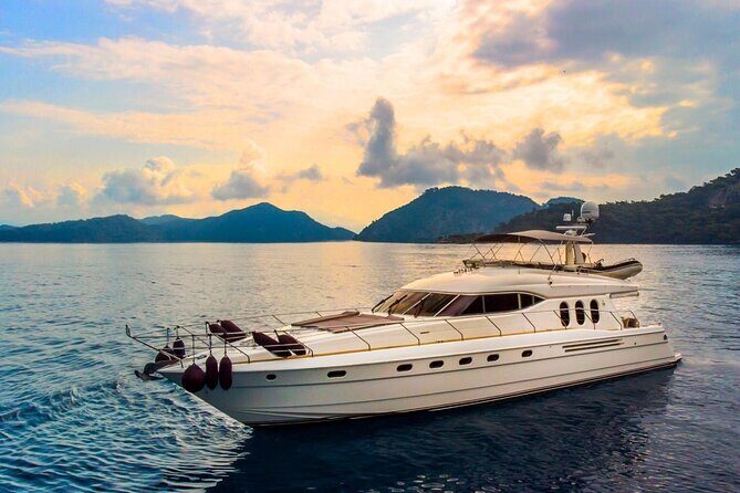 Private Luxury Yacht Cruise on Bosphorus - The Experience: What You Can Expect
