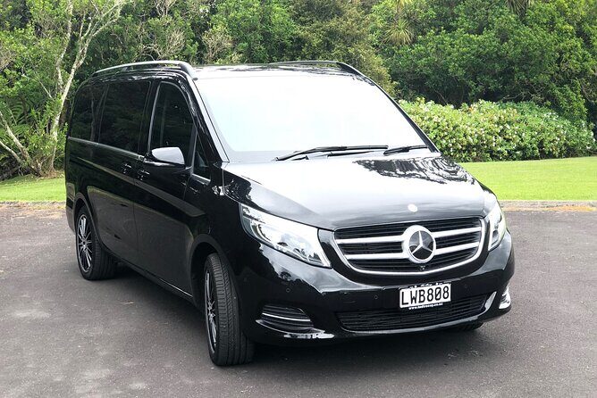 Private Mercedes Airport Transfers in Auckland - Key Points