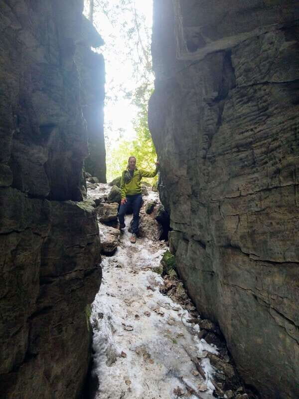 Private Metcalfe/Duncan Caves Hike-Collingwood/Blue Mountain - The Scenic and Adventure Highlights