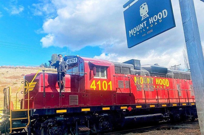 Private Multnomah Falls, Train Ride, & Wine Tour - Who Is This Tour Best For?