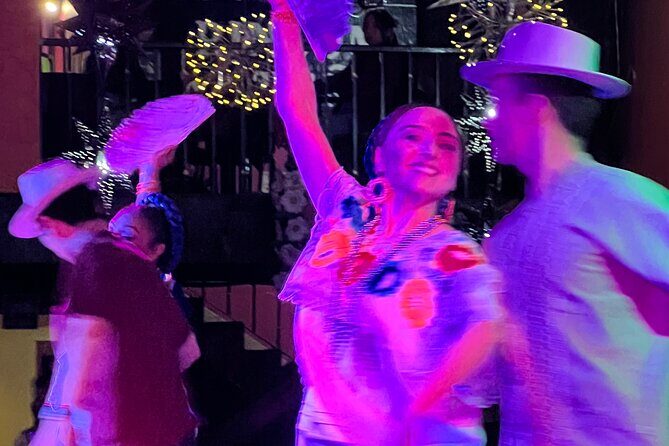 Private Night Tour of the Historic Center and Plaza Garibaldi - What Makes This Tour Stand Out