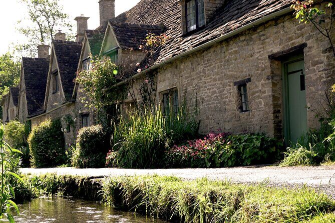 Private One Day Luxury Tour of The Cotswolds - The Secret Village & Scenic Drives