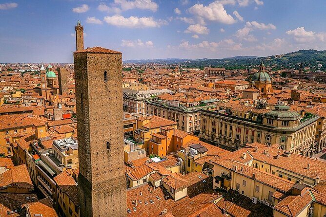 Private or semi-private tour of the historic center of Bologna - An In-Depth Look at the Tour Experience