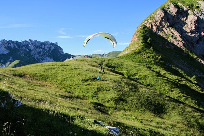 Private Paragliding Flight Experience over the Julian Alps - Analyzing the Value and Practical Aspects