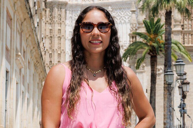Private Photo Shoot in Seville : Cathedral + Santa Cruz Quarter - What Makes This Tour Stand Out?  