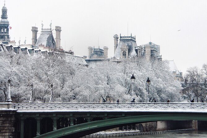Private Photo Tour in Paris with a Professional Photographer - FAQ