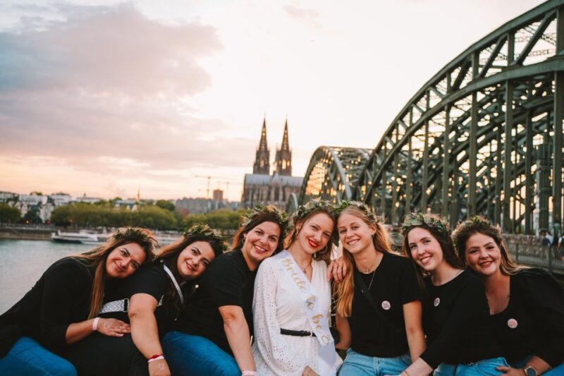 Private photoshoot in Cologne - Why Choose This Private Photoshoot in Cologne?