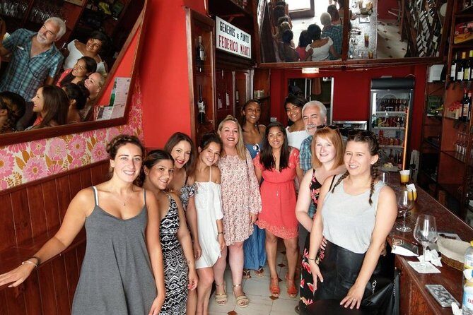 Private premium wine tasting with snacks in Valencia's old town - Detailed Breakdown of the Itinerary