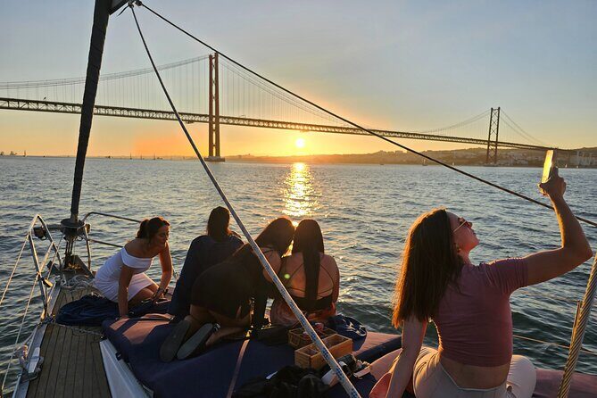 Private Relaxing Sunset Tour along the Tagus River - A Closer Look at the Experience
