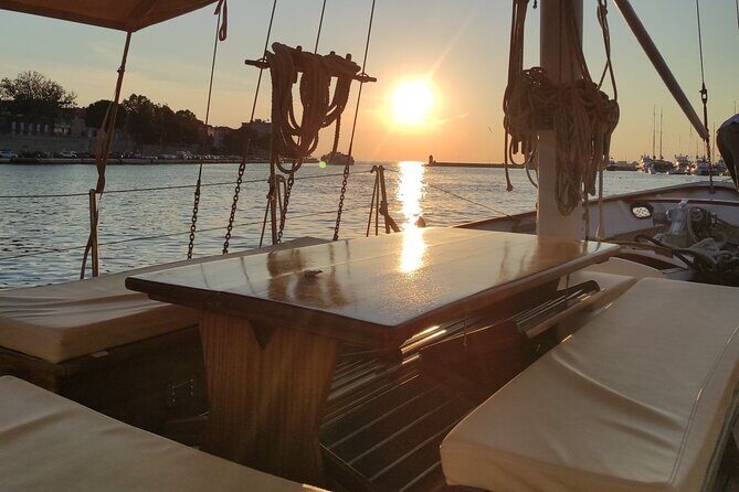 PRIVATE Romantic Sunset Boat Tour Zadar with Local Wine 1,5h - Considering the Flipside: What to Keep in Mind