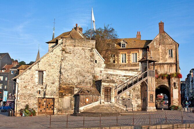 Private round transfer to Deauville Rouen Honfleur from Le Havre - Key Points